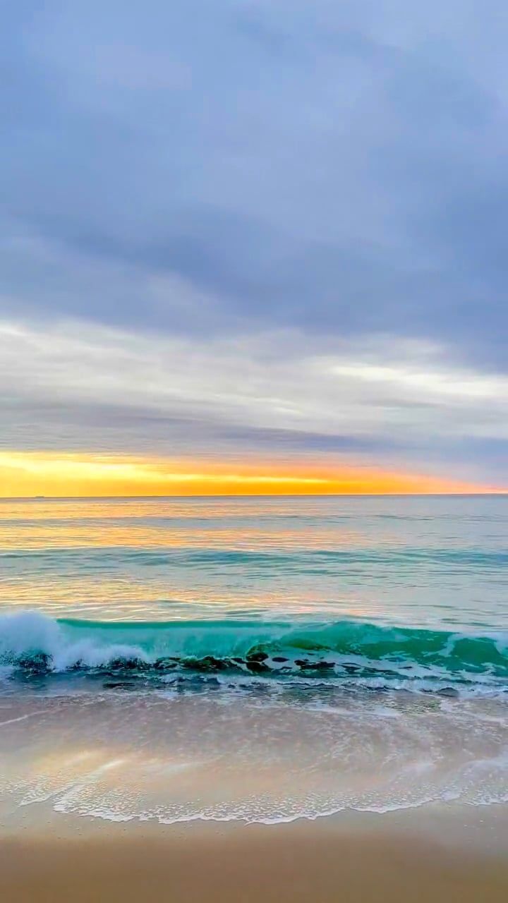 Waves Crashing on Shore Free Stock Video Footage, Royalty-Free 4K & HD ...