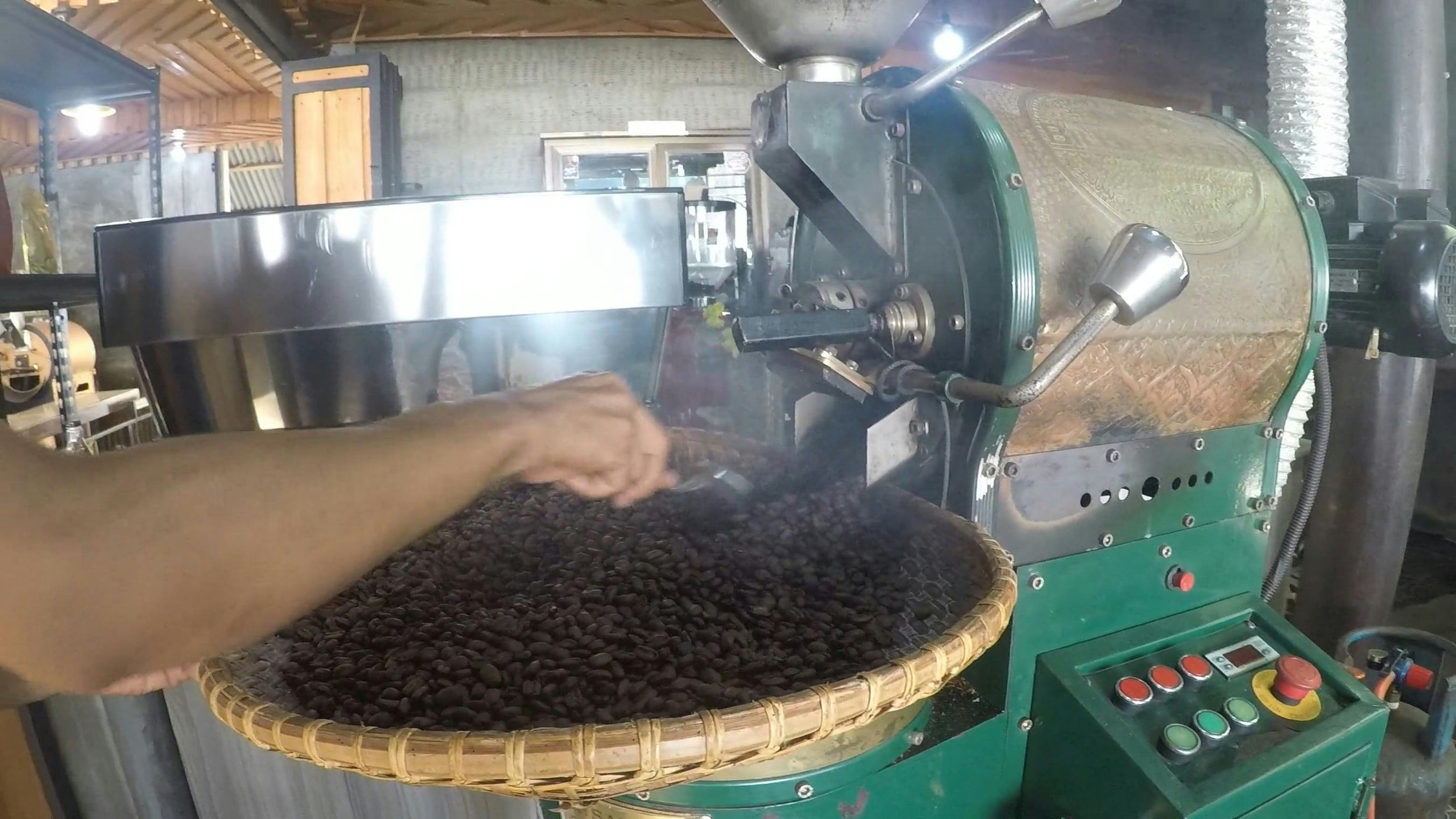 Roasting Coffee Beans Machine Free Stock Video Footage, Royalty-Free 4K ...