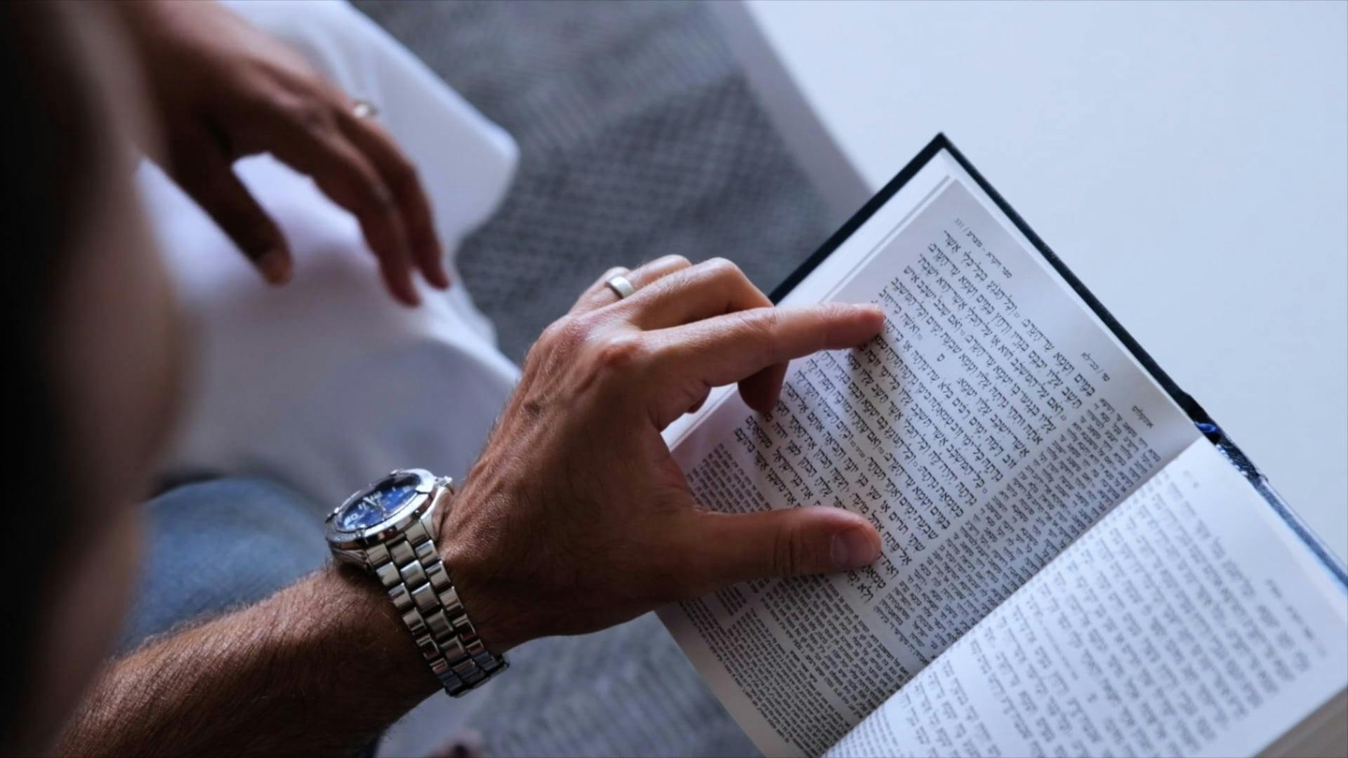 Family Bible Study Videos, Download The BEST Free 4k Stock Video ...