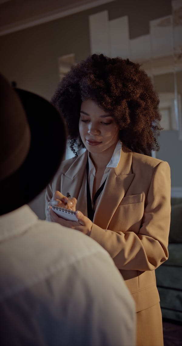 Interviewer Videos, Download The BEST Free 4k Stock Video Footage ...