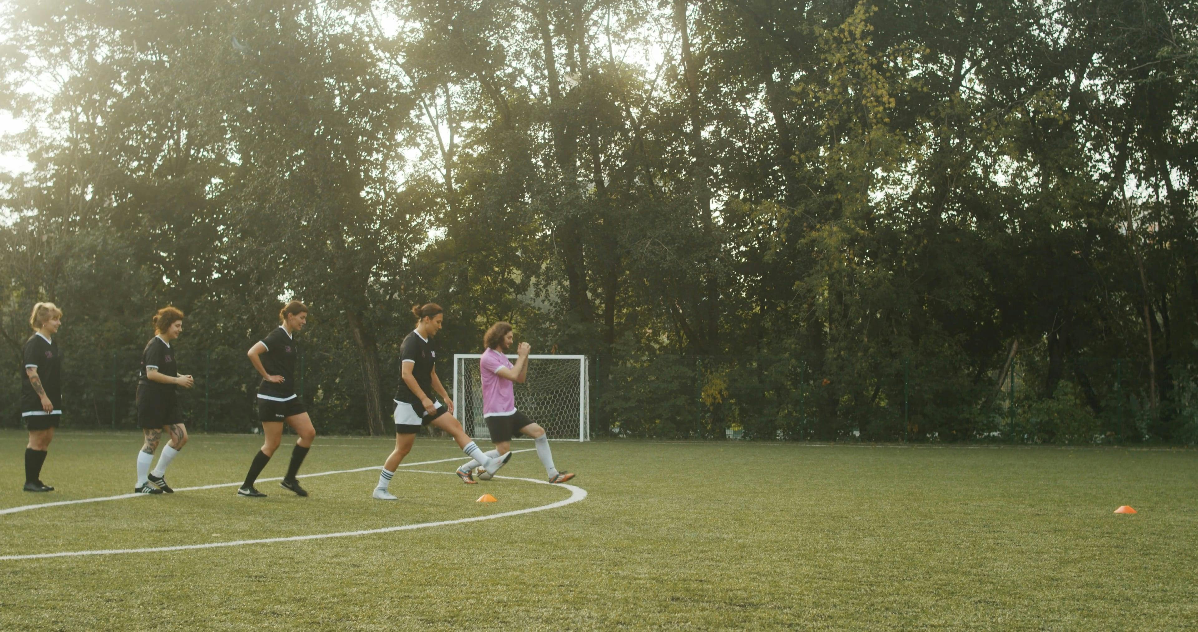 Soccer Players Doing Lunges Free Stock Video Footage, Royalty-Free 4K ...