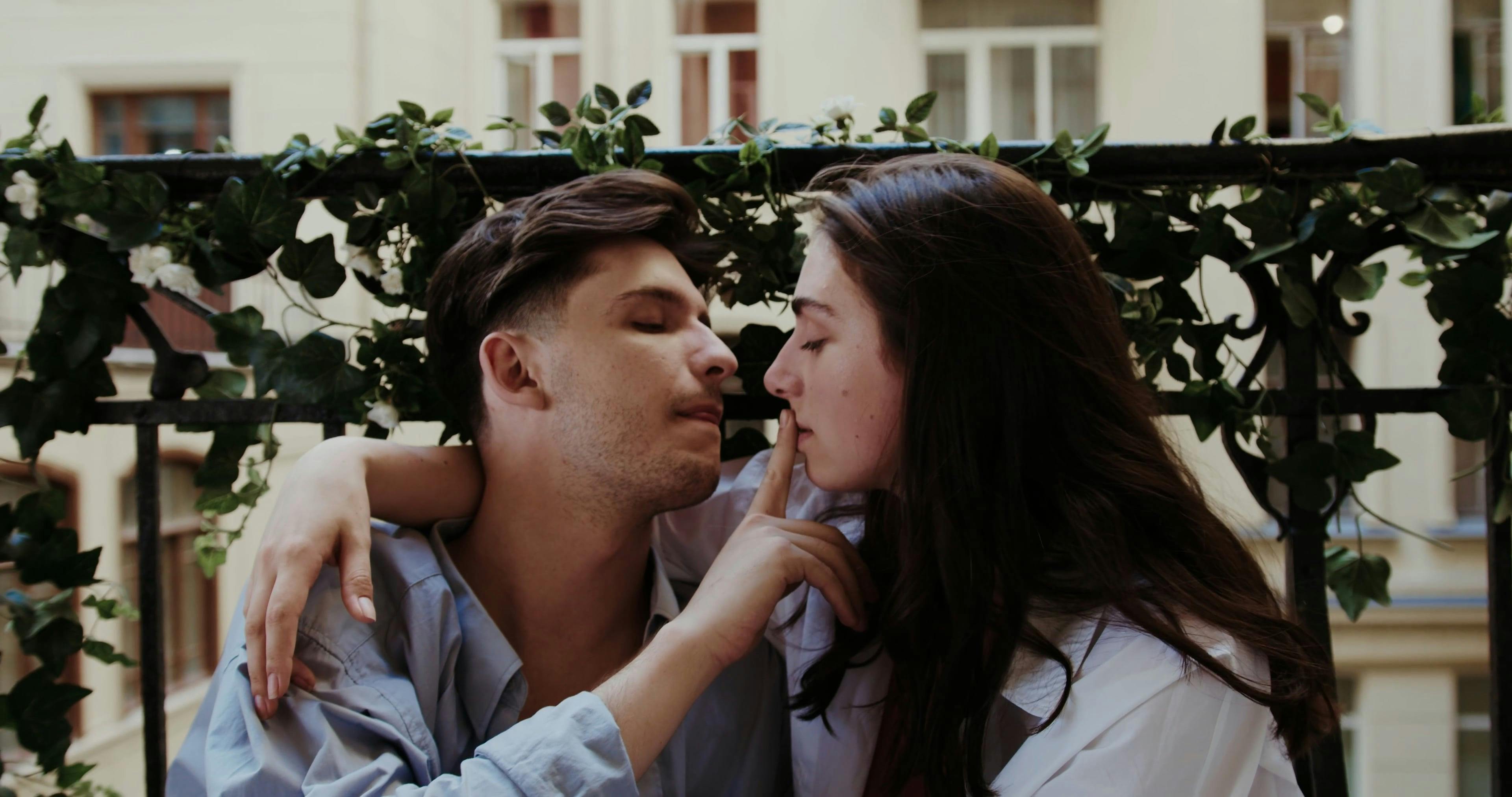 Lovers Embrace Videos, Download The BEST Free 4k Stock Video Footage ...