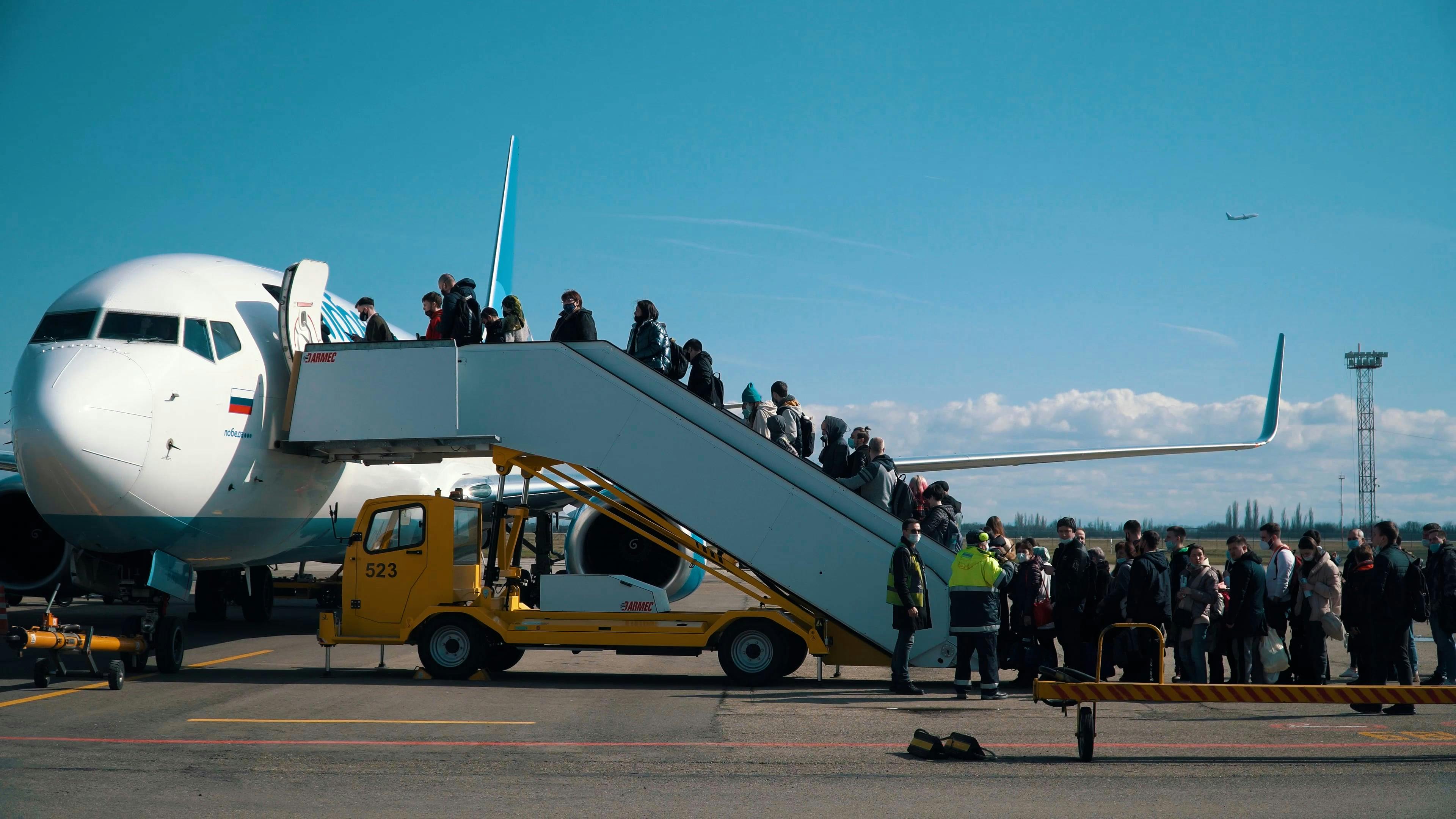 People Entering a Airplane Free Stock Video Footage, Royalty-Free 4K ...