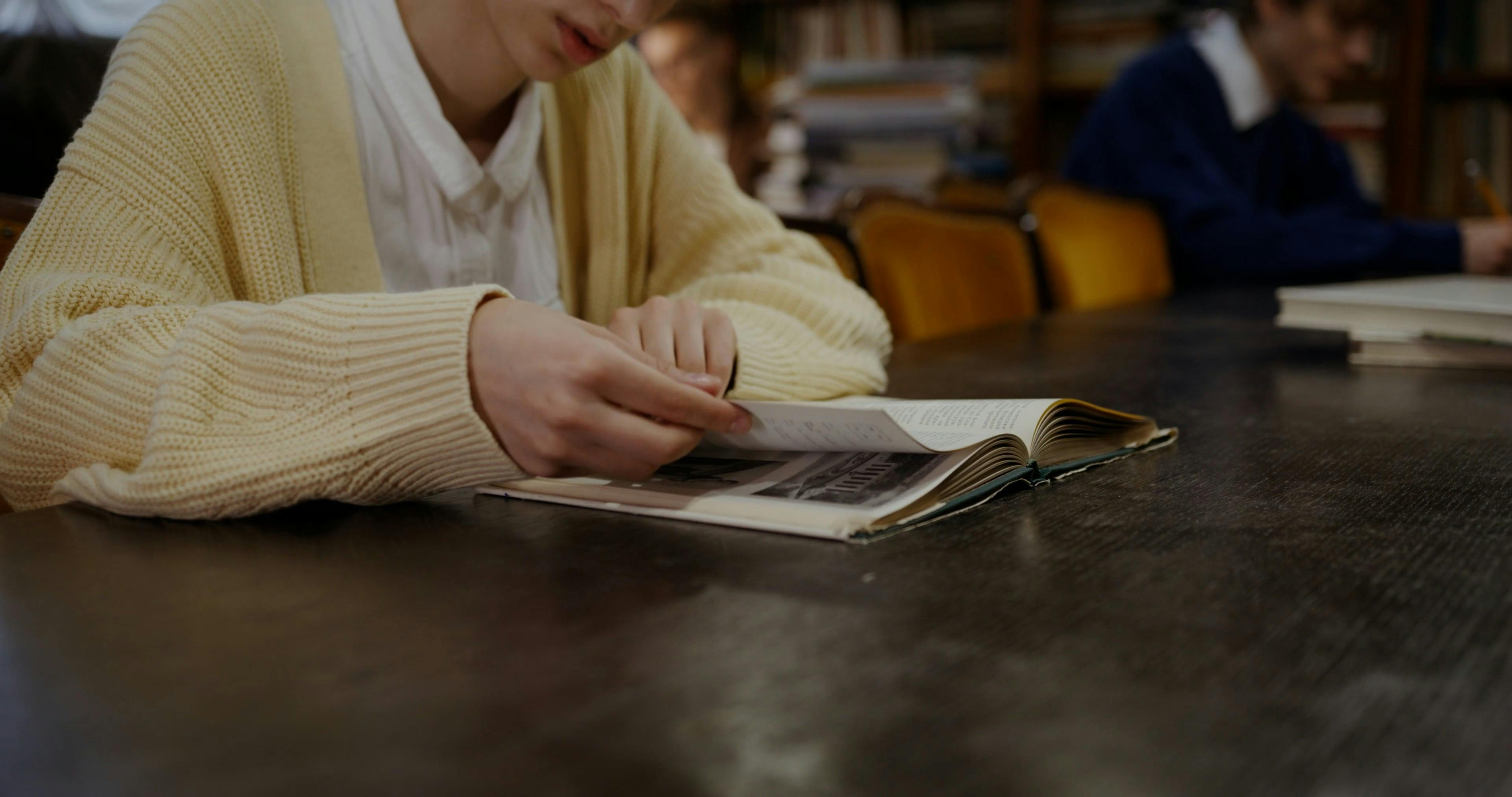 Books And Ebooks Videos, Download The BEST Free 4k Stock Video Footage ...