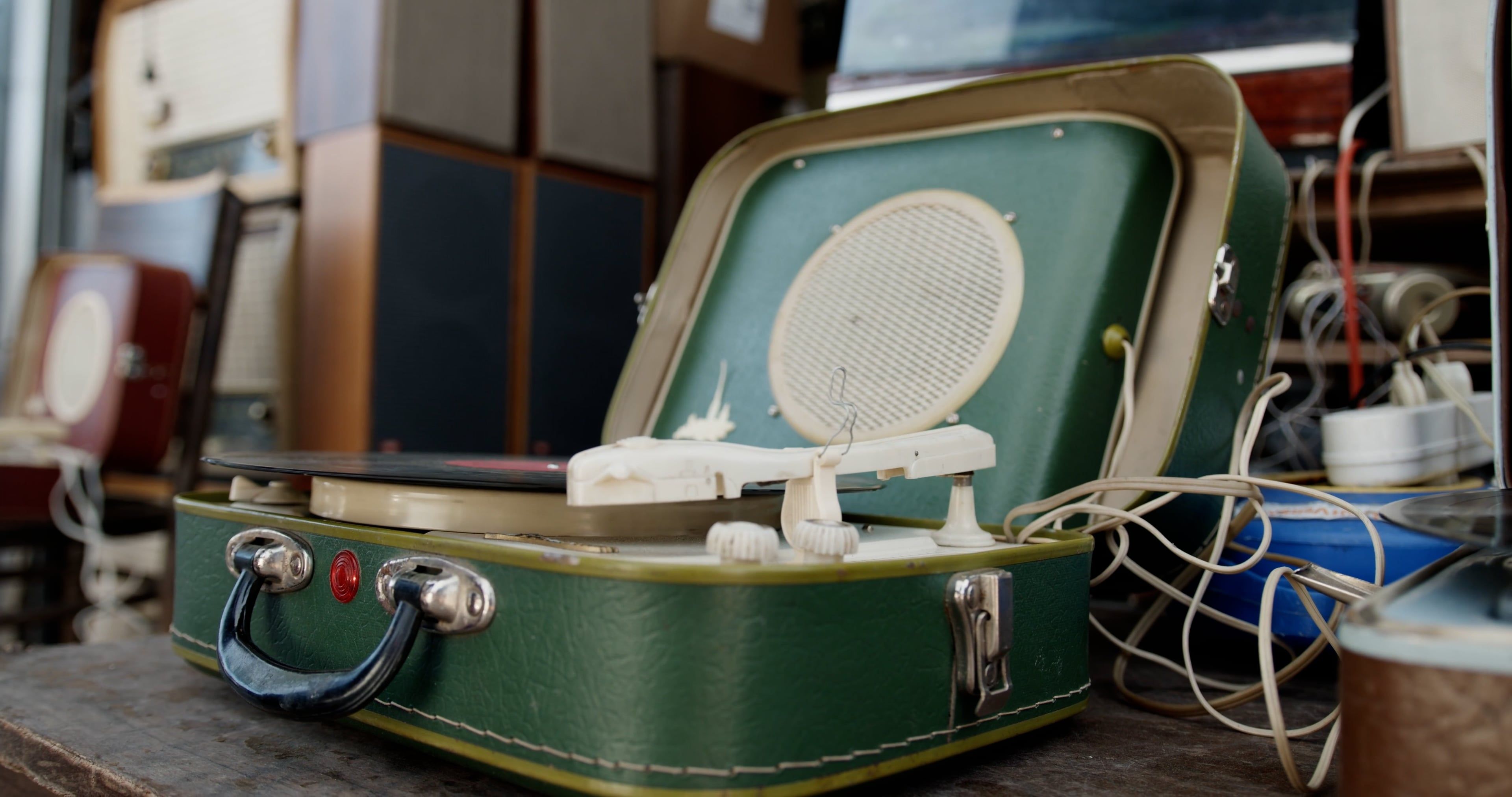 Vintage record player on flea market Free Stock Video Footage, Royalty ...