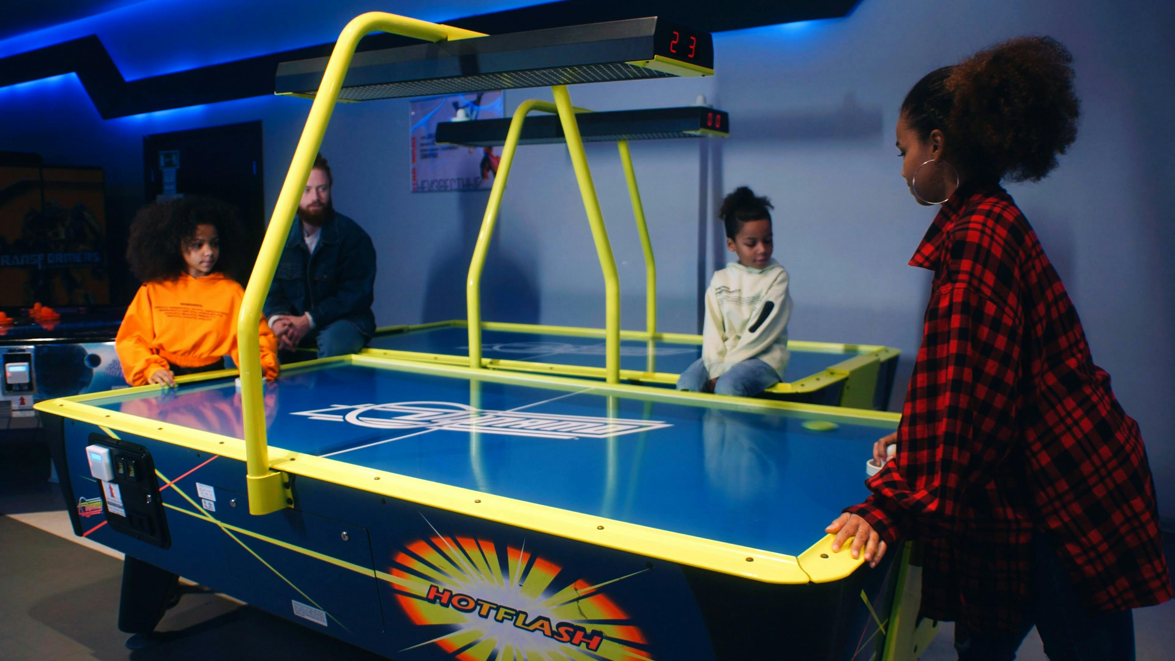 Parents Arcade Videos, Download The BEST Free 4k Stock Video Footage ...