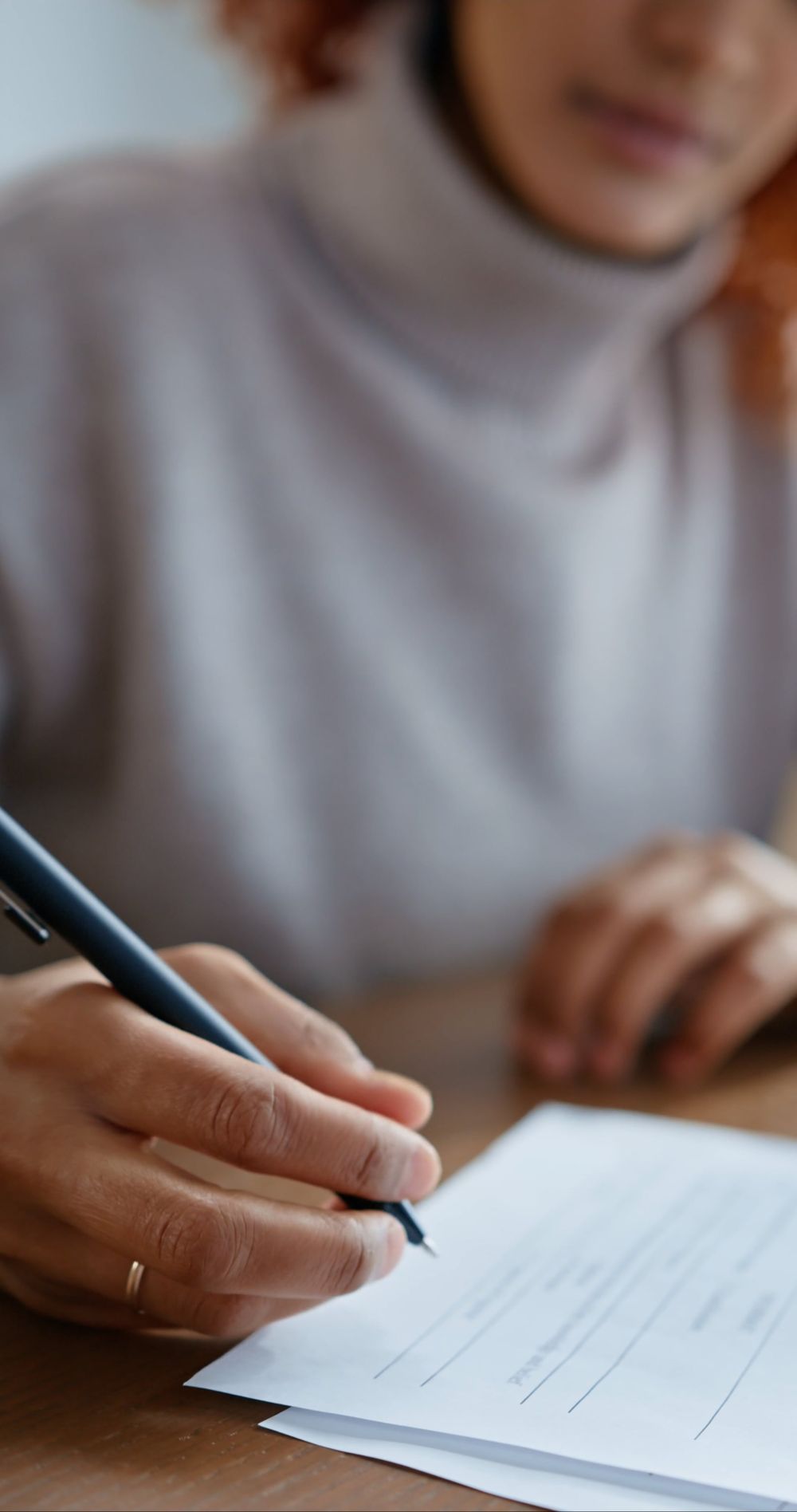 Woman Writing On The Logbook Free Stock Video woman-writing-on-the-logbook-free-stock-video
